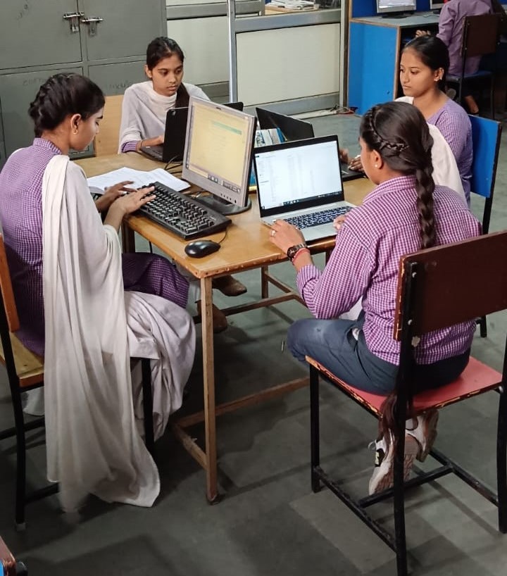 Advanced Computer Lab at Gyan Ganga Polytechnic – GYAN GANGA POLYTECHNIC